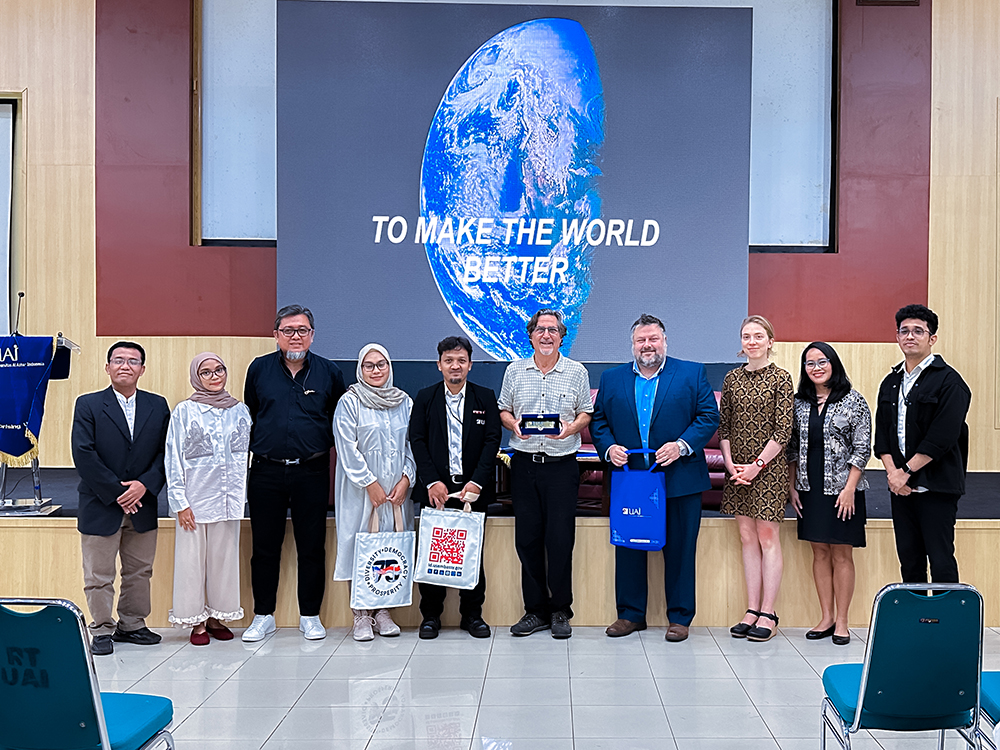 Daniel Glick, Jurnalis asal Amerika Serikat, Berbagi Ilmu ‘Good ...